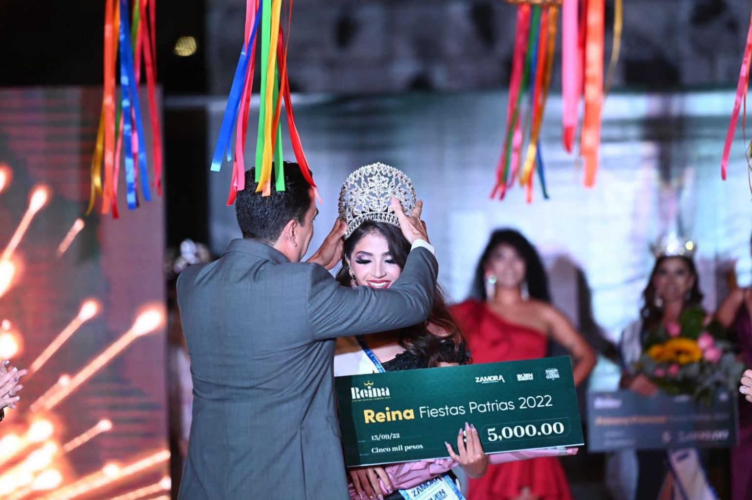 Andrea Guadalupe Verduzco es la Reina de las fiestas patrias Zamora ...
